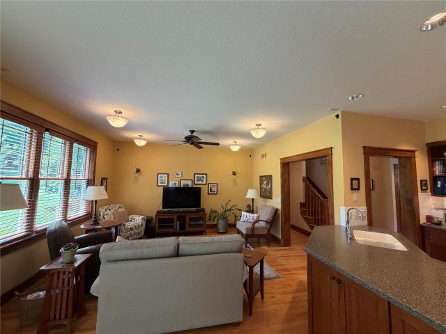 1207 Shadow Lane