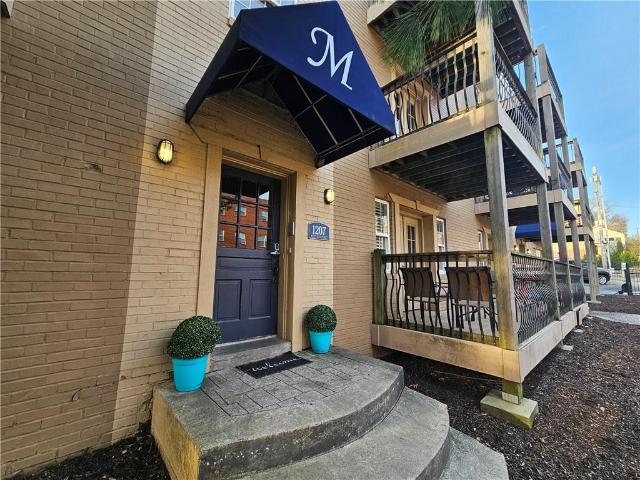 1207 W 45th St, Unit 2W, Kansas City, MO 64111 | MLS #2606