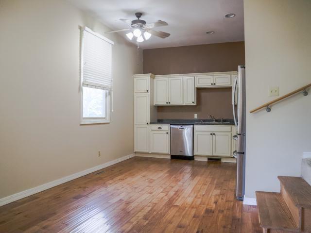 1207 W Dianne Lane