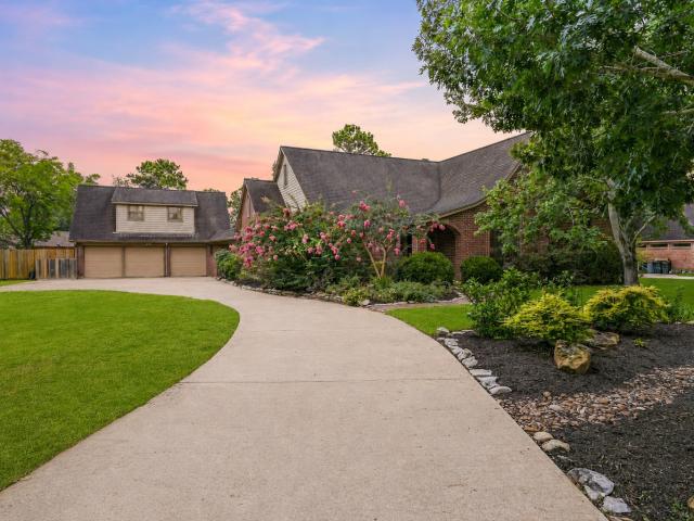 1207 W Edgewood Drive