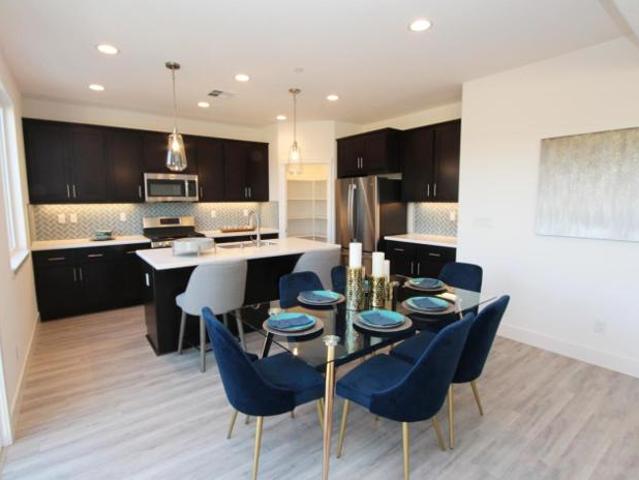 1207 Walker Peak Way 14 84, Hollister, CA 95023