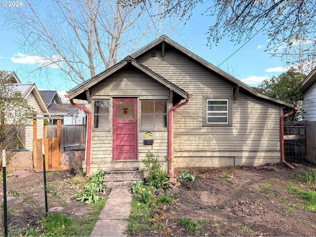 1207 10th St, La Grande, OR 97850