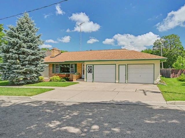 1207 23rd St, Monroe, WI 53566