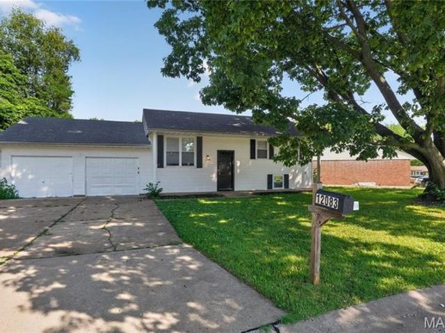 12083 Garden Ln, Saint Louis, MO 63138