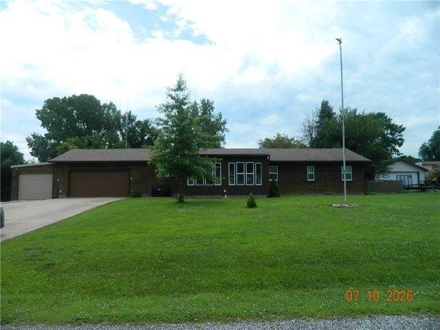12086 Mike Rd, Lexington, MO 64067