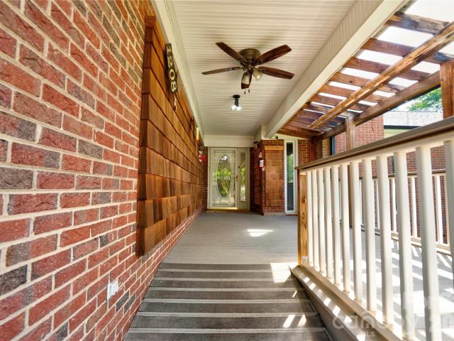 1208 N Piedmont Avenue