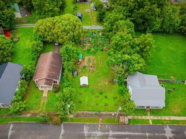 1208 and 1/2 Claiborne St, Johnson City, TN 37601