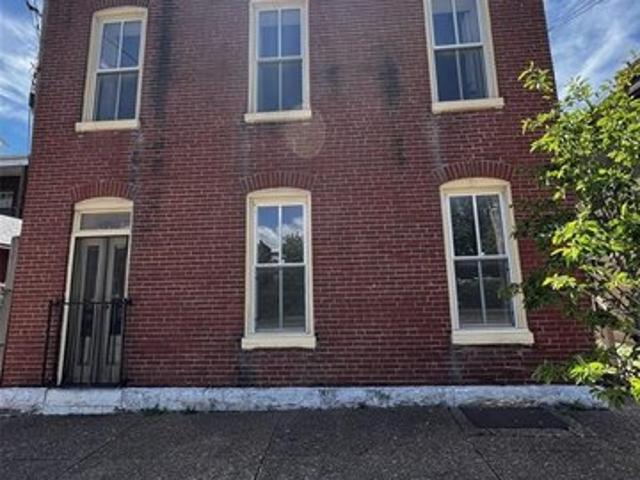 1208 Ann Ave, Saint Louis, MO 63104