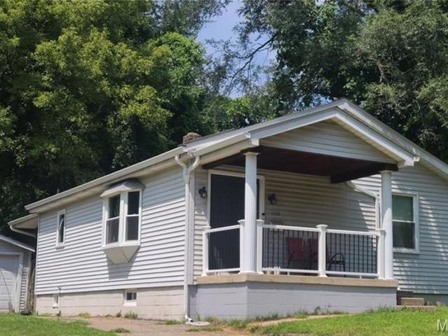 1208 Armstrong St, Alton, IL 62002