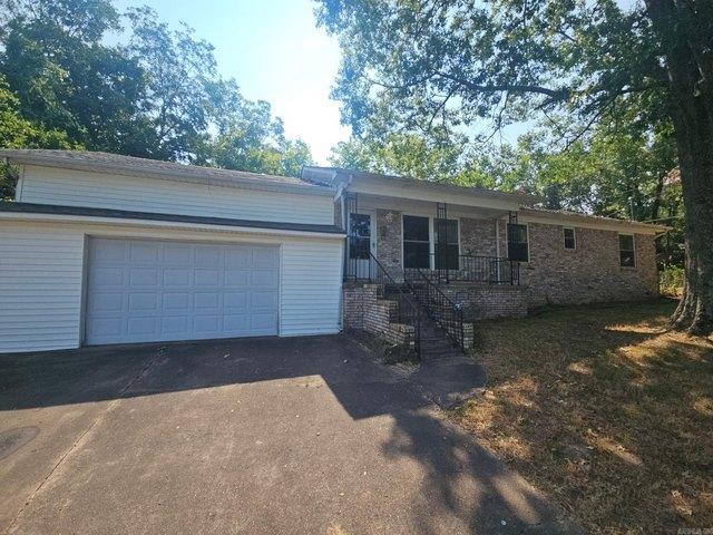 1208 Crest Rd, North Little Rock, AR 72114