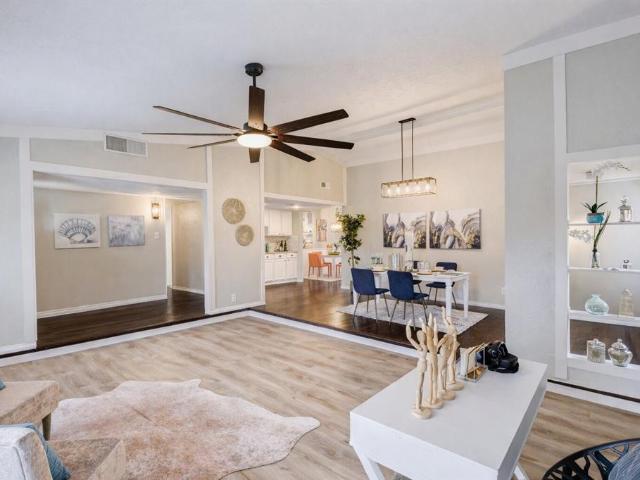 1208 Crestwood Court
