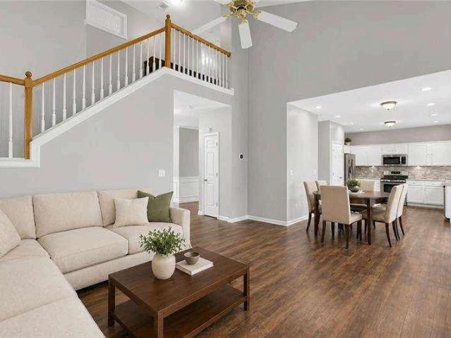 1208 Everwood Drive SW
