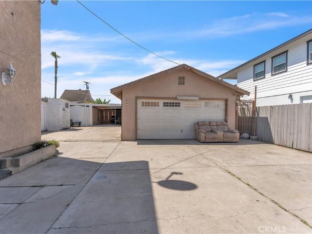 1208 E 3rd