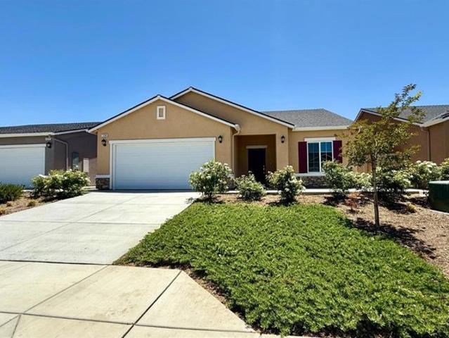 1208 E Orange St, Avenal, CA 93204