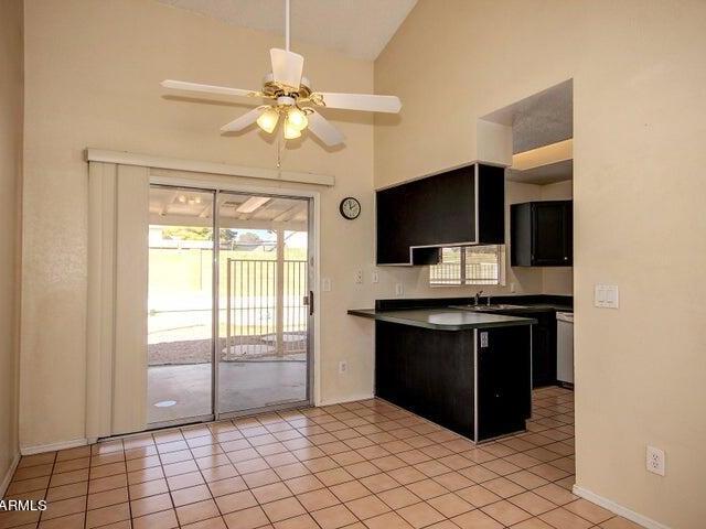 1208 E Wickieup Lane