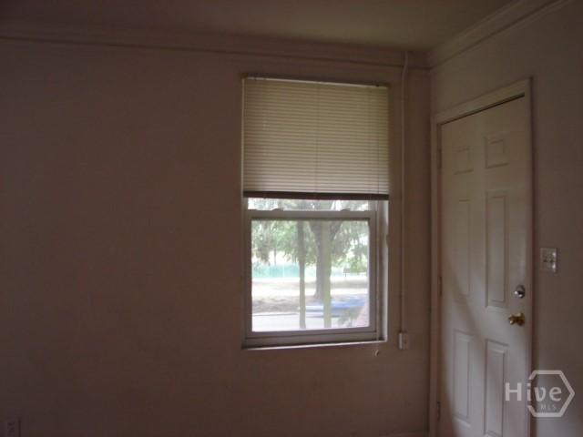 1208 E Victory Drive 2