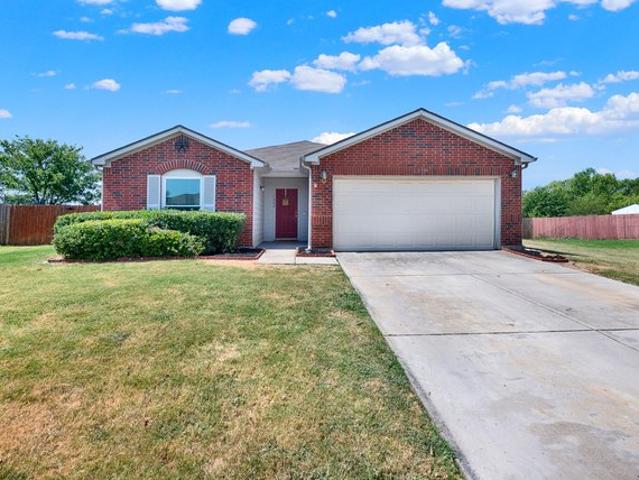 1208 Feather Crest Dr, Krum, TX 76249