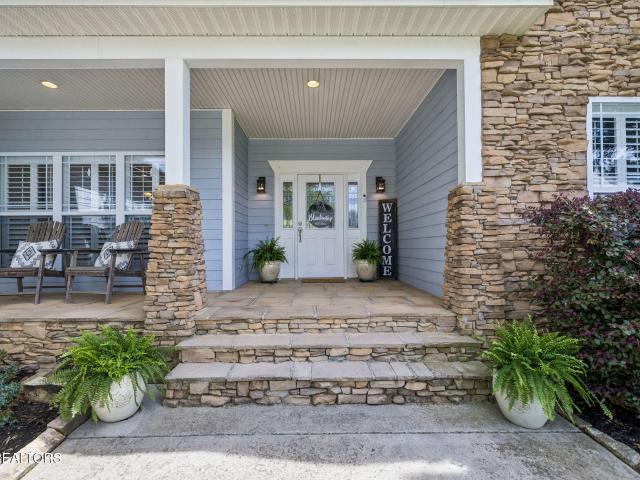 1208 Fox Ridge Drive