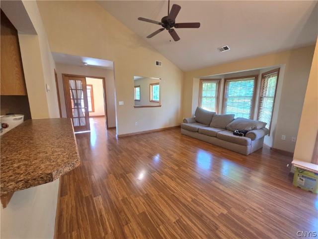 1208 Greymoor