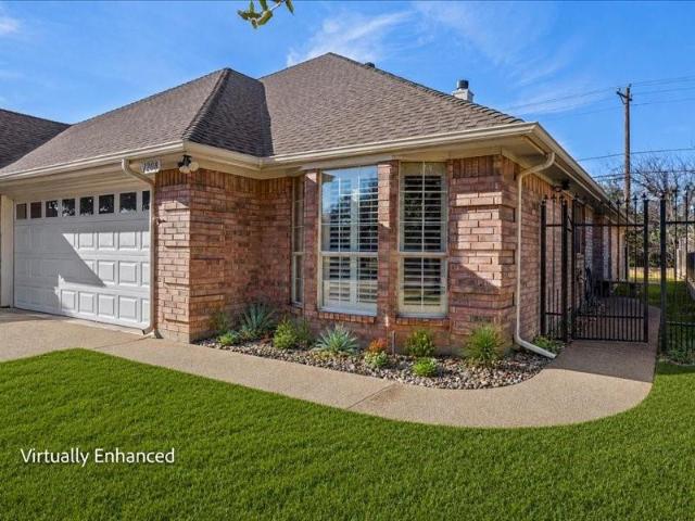 1208 Henard Lane