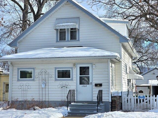 1208 Kane St, La Crosse, WI 54603