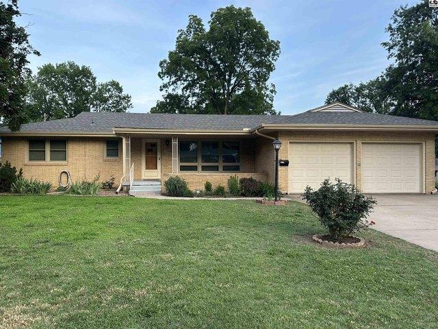 1208 Lyndon Rd, McPherson, KS 67460