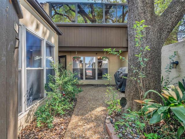 1208 Lane Street