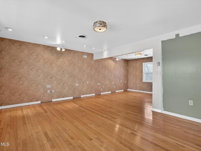1208 Loudon Road