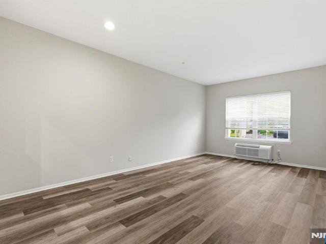 1208 Richmond # 208