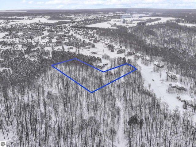 1208 S Ridge Ct, Traverse City, MI 49696