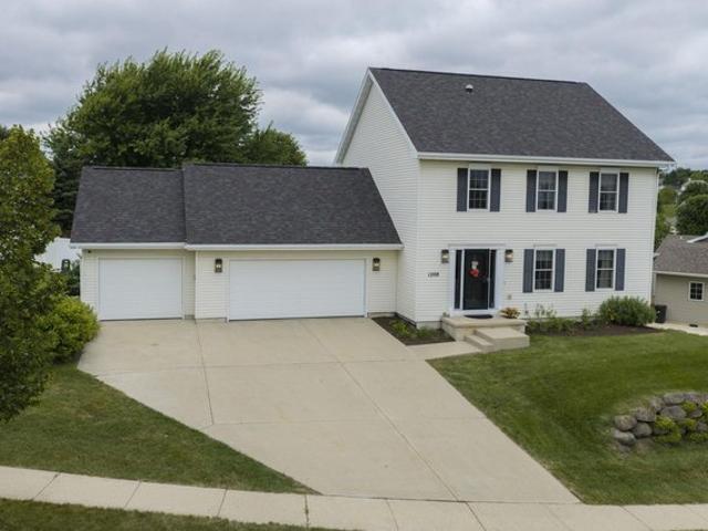 1208 Temple Dr, Mount Horeb, WI 53572