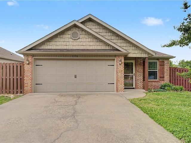 1208 W Berkeley Ave, Rogers, AR 72758