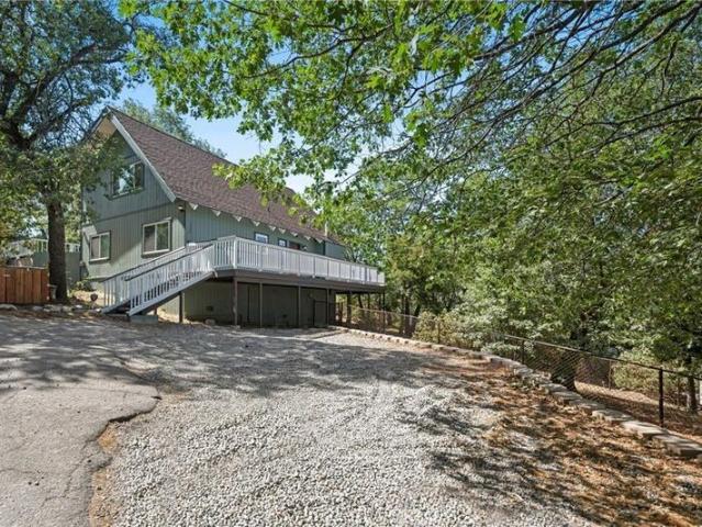 1208 Yosemite Drive, Lake Arrowhead, CA 92352
