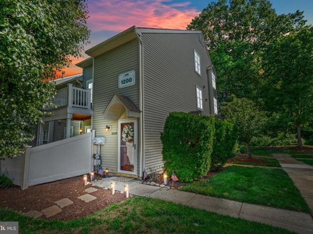 1208B Yarmouth Ln, Mount Laurel, NJ 08054