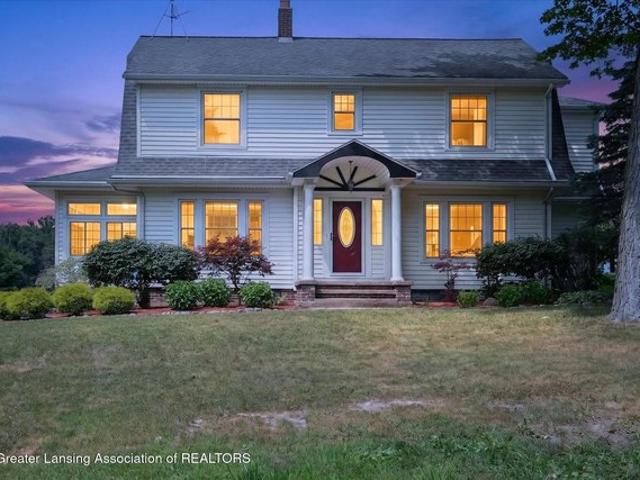 12096 Maywood Dr, Grand Ledge, MI 48837