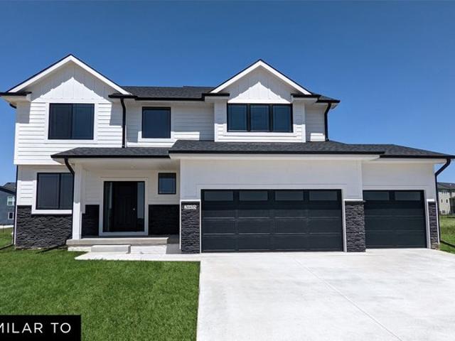 1209 Mulberry Dr NW, Bondurant, IA 50035