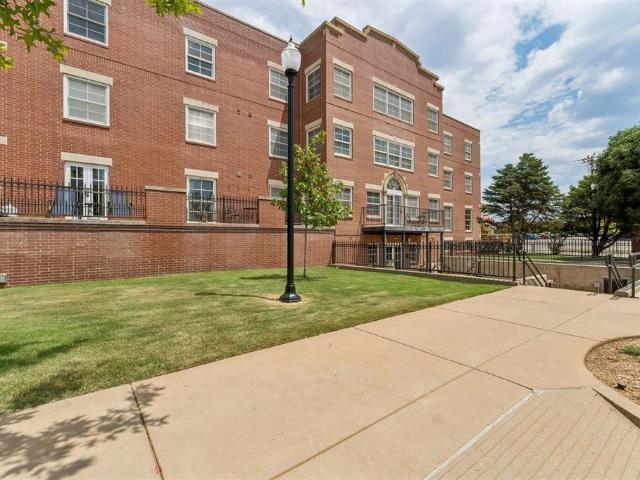 1209 N Harvey Avenue # 101