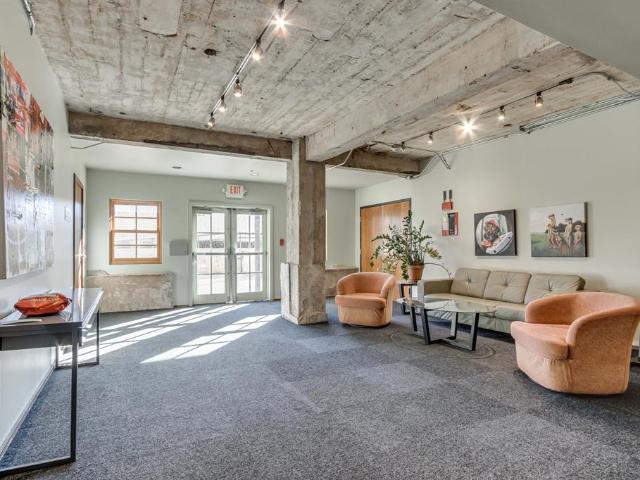 1209 N Harvey Avenue # 102