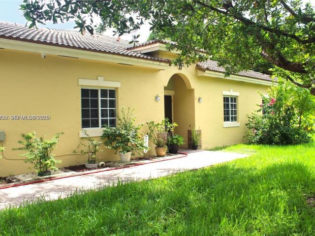 1209 NE 32nd Ave, Homestead, FL 33033 | MLS #A11926
