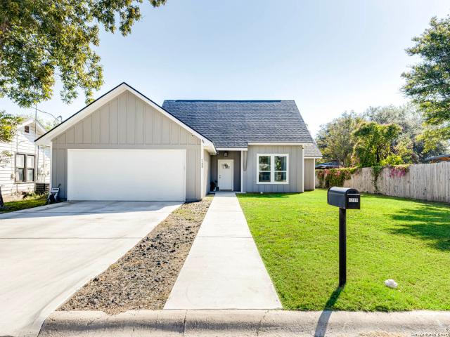 1209 Avenue K, Hondo, TX 78861 | MLS #1914 | Compass