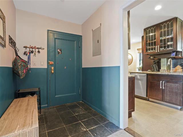 1209 California Road 2R