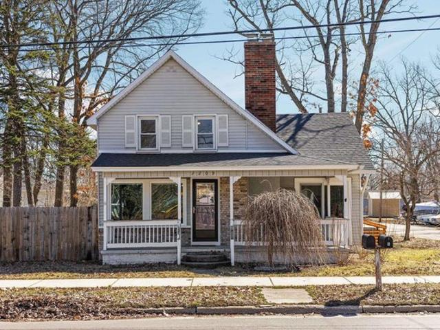 1209 Cass St, Traverse City, MI 49684