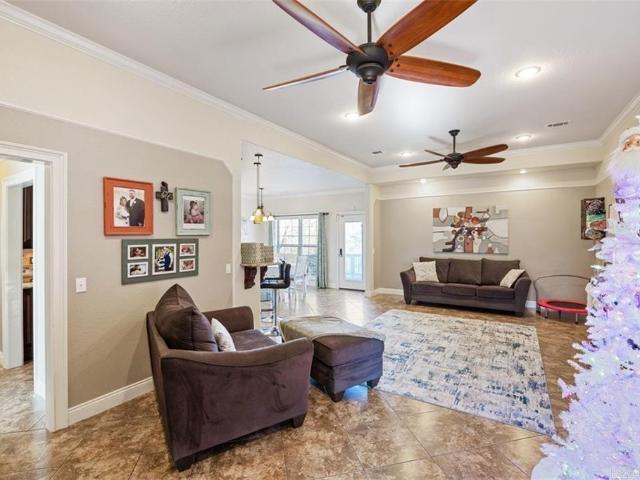 1209 E Elm Street