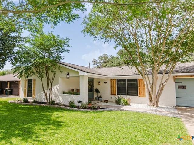 1209 Huck St, Cuero, TX 77954
