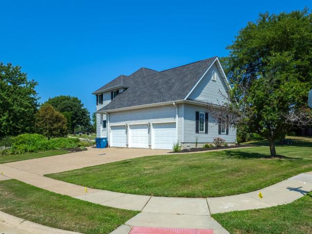 1209 IOWA Drive