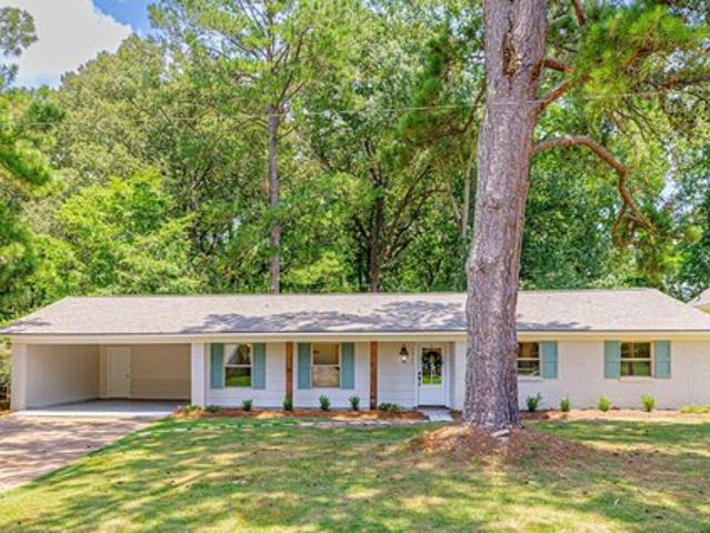 1209 Laurelwood Dr, Clinton, MS 39056