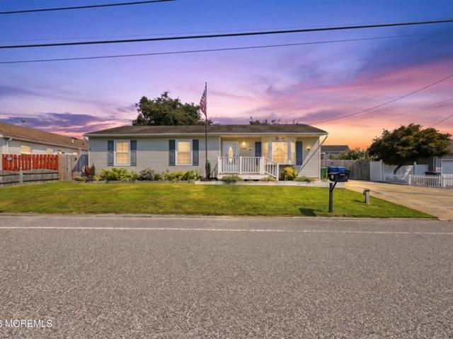 1209 Pacific Ave, Beachwood, NJ 08722