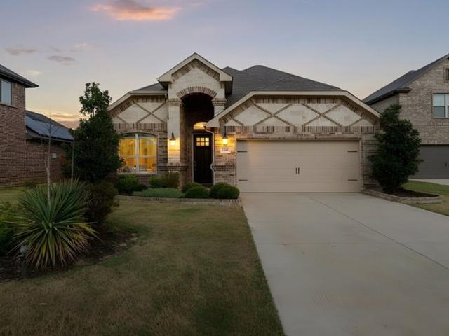 1209 Rushmore Dr, Burleson, TX 76028