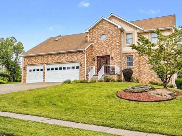 1209 Rolling Hills Dr, Morgantown, WV 26508