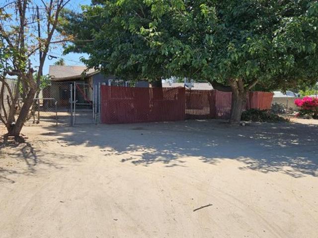 1209 Sterling Rd, Bakersfield, CA 93306